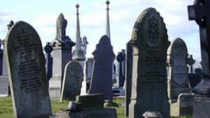 Rugby crematorium and cemetery plans approved - BBC News