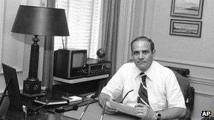 New York Times ex-chief Arthur Sulzberger Sr dies - BBC News