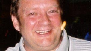 Family in appeal over Billy Sibbald murder in Edinburgh - BBC News