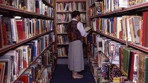 Sefton libraries closure threat - BBC News