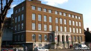 Fire at Queen's University's David Keir building - BBC News