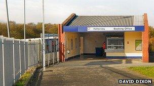 Council unveils 'greener travel' plans for Tameside - BBC News