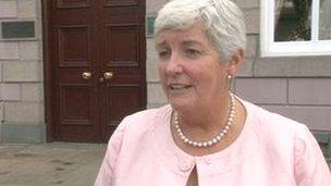 Jersey and Guernsey discuss joint working on health - BBC News