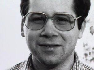 Weybourne body: Plea for new Michael Sutherland inquest - BBC News