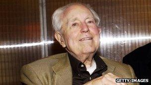 US composer Elliott Carter dies at 103 - BBC News