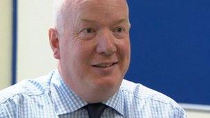 Hull job centre has 2,000 vacancies despite high unemployment - BBC News