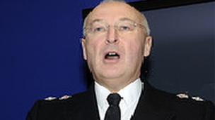 Surrey PCC Kevin Hurley in zero-tolerance policing plan - BBC News