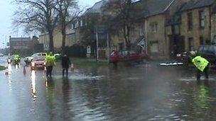 Travel problems in Oxfordshire after heavy rain - BBC News