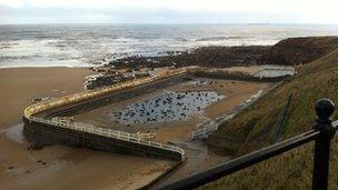 Hot spring hope to restore Tynemouth Outdoor Pool - BBC News