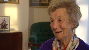 Volunteer Cornwall 'closes doors' on new volunteers - BBC News