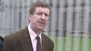 Dissident republicans suspected over Eamon Kelly murder in Dublin - BBC ...