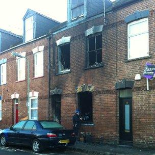 Two in 'lucky escape' from Exeter house fire - BBC News