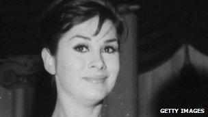 April Ashley: MBE for transgender campaigner - BBC News