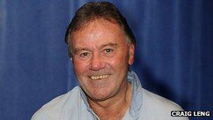 There's nothing like a panto dame - BBC News