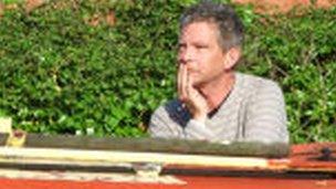 Canal boat fire remains indentified as Kevin Pryor - BBC News