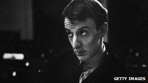 Tributes paid to composer Sir Richard Rodney Bennett - BBC News