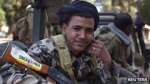 Mali's road ahead: Reprisal fears and desert warfare - BBC News