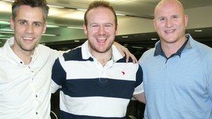 John Hartson testicular cancer story prompts vital check-up - BBC News