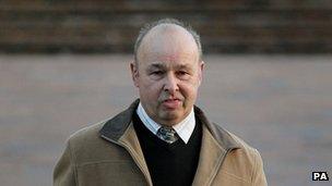 Kent huntsman Brian Fraser attempted murder trial: Jury retires - BBC News