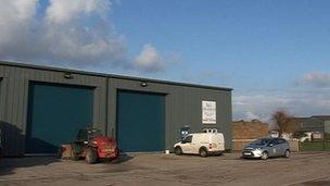 Kevin Alderton's farm machinery death ruled accidental - BBC News