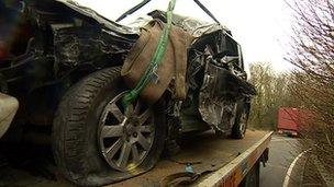 Leicestershire car and lorry crash kills man - BBC News