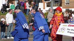'Final' Bognor Regis clown parade - BBC News