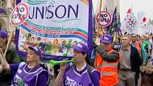 Unison to ballot over 1% pay offer - BBC News