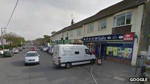 Police probe two RS McColl robberies in Glasgow - BBC News