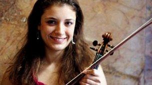 International viola competition held in Isle of Man - BBC News