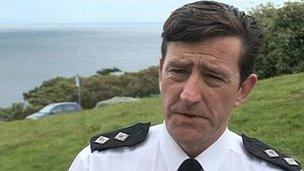 Social media 'enhances' police work in the Isle of Man - BBC News