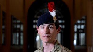 Soldiers honoured for Afghanistan actions - BBC News