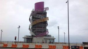 Redcar's 'vertical pier' opens its doors - BBC News