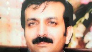 Ali Jawaid: Three jailed for killing mobile phone businessman - BBC News