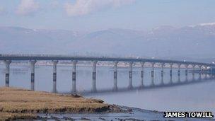 Fewer vehicles using Clackmannanshire Bridge than predicted, report ...