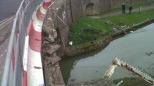 Prison Bridge repairs after fatal crash - BBC News
