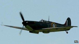 Spitfire pilot's death in the Highlands to be marked - BBC News
