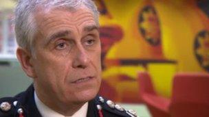 Two London fire stations win reprieve from closure plan - BBC News