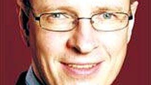 Aberdeen Donside by-election: UKIP selects Otto Inglis - BBC News