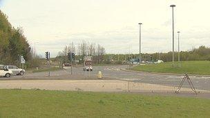 Man's body found in field near Edinburgh city bypass - BBC News