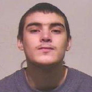 Hunt on for slash attack suspect Steven Hanson - BBC News