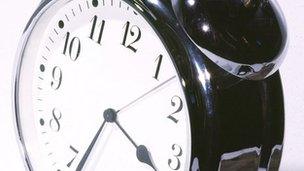 Republic of Ireland time zone change considered in parliament - BBC News