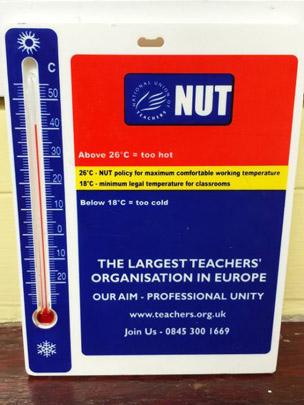 Maximum temperature call for heatwave-hit classrooms - BBC News