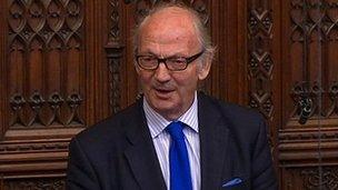 Peer apologises for claim he phoned litterbugs - BBC News