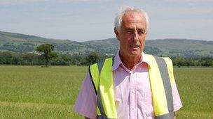 Eisteddfod ola' i Hywel Wyn Edwards fel Trefnydd - BBC Cymru Fyw