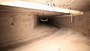 Boulby mine: Underground life gives alien clues - BBC News