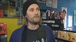 Bristol mayor's spat with Geoff Barrow of Portishead - BBC News