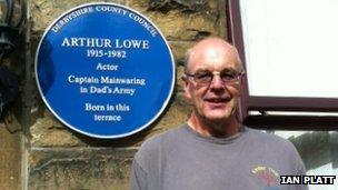 Blue plaque schemes 'will suffer' over cuts - BBC News