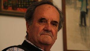 Why Mark Tully needs a Calcutta birth certificate at 78 - BBC News