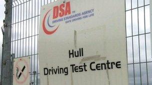 'Loud bangs' halt Hull driving tests - BBC News
