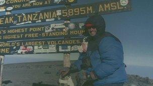 Plane crash widow travels to Nepal on first anniversary - BBC News